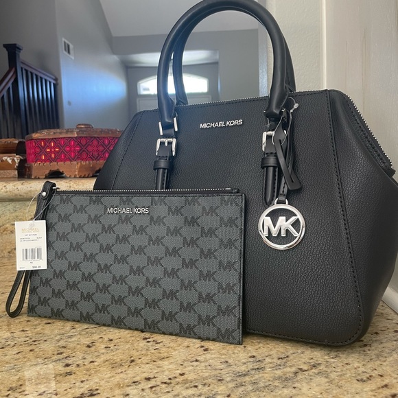 Michael Kors | Bags | New Mk Set | Poshmark